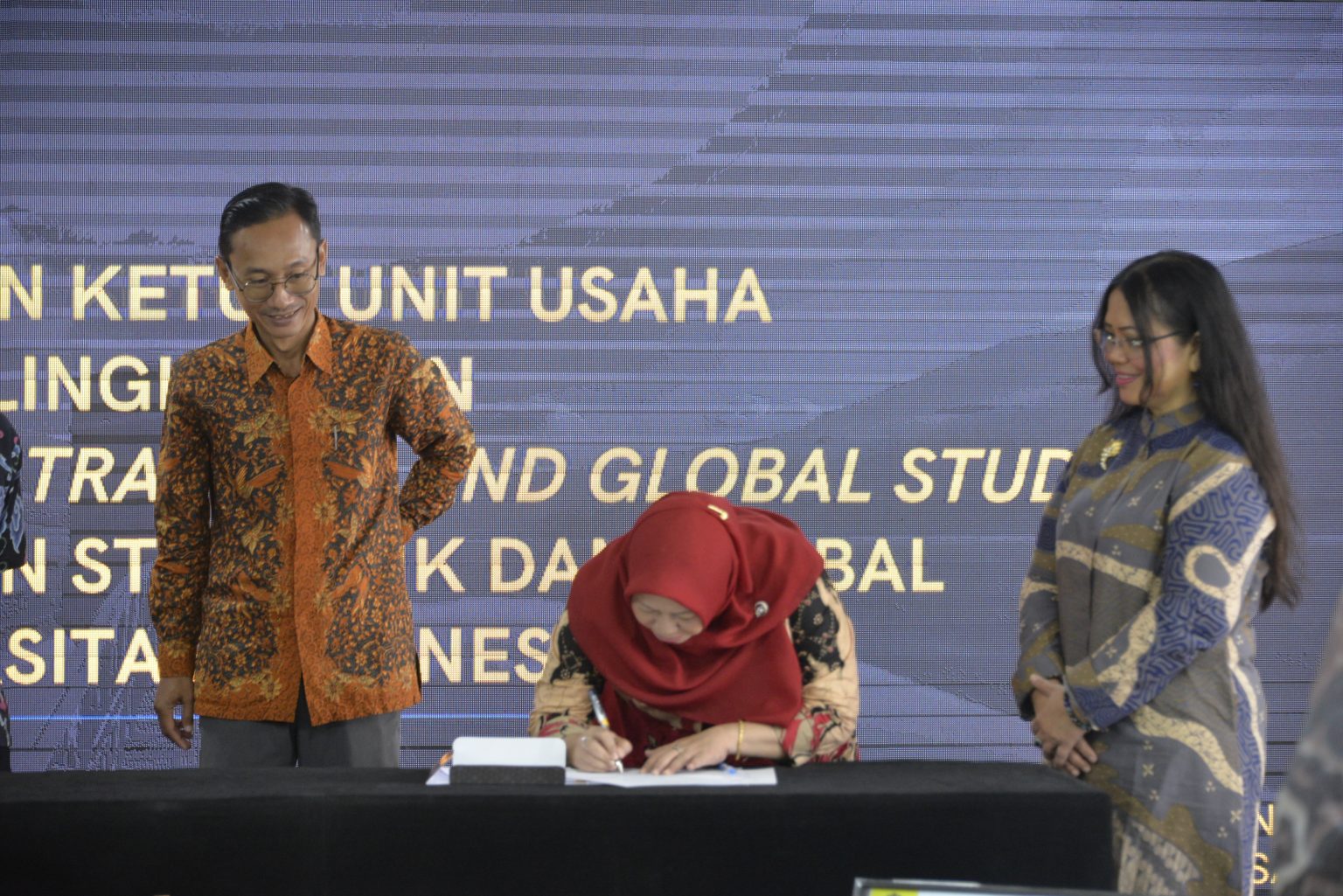 Direktur SKSG UI Lantik 5 Ketua Baru Unit Usaha pada CSGS – KotaDesa.com
